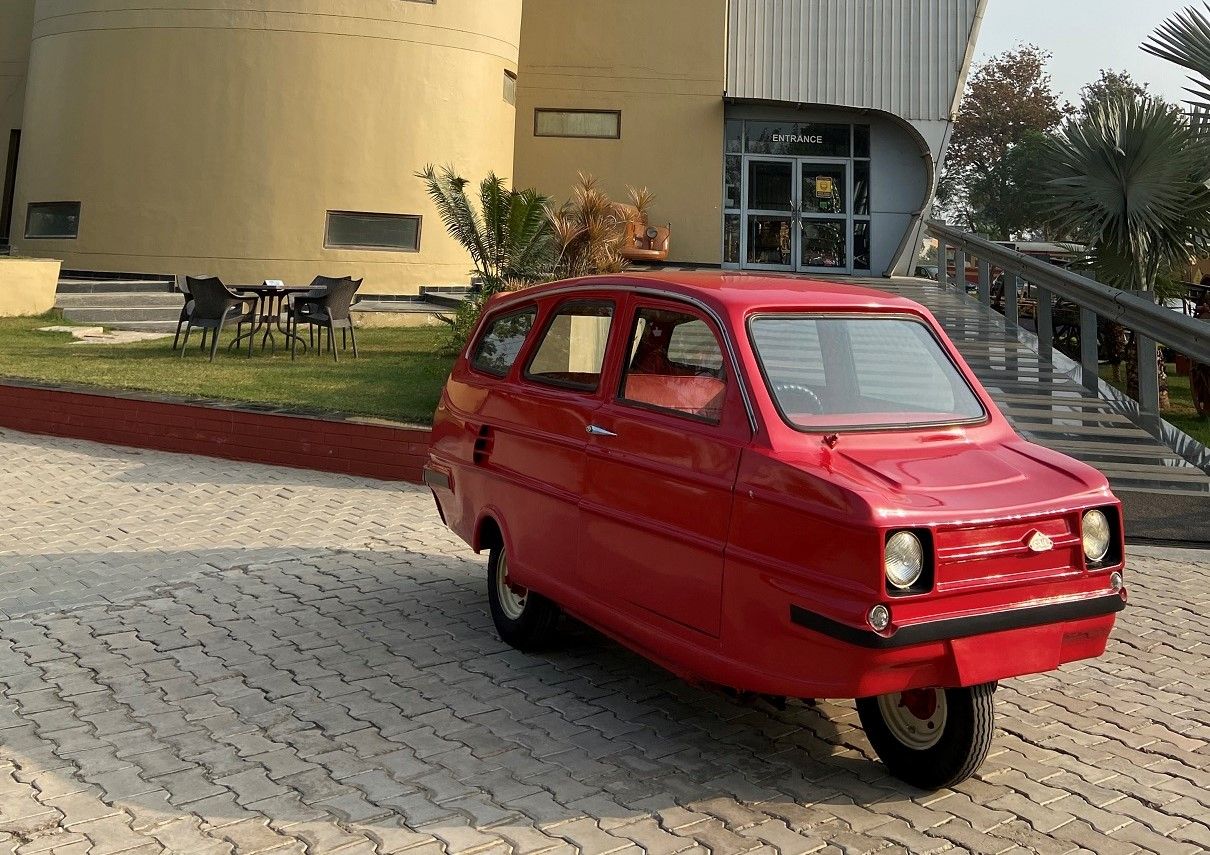 The Sipani Badal, India's first three-wheeled car