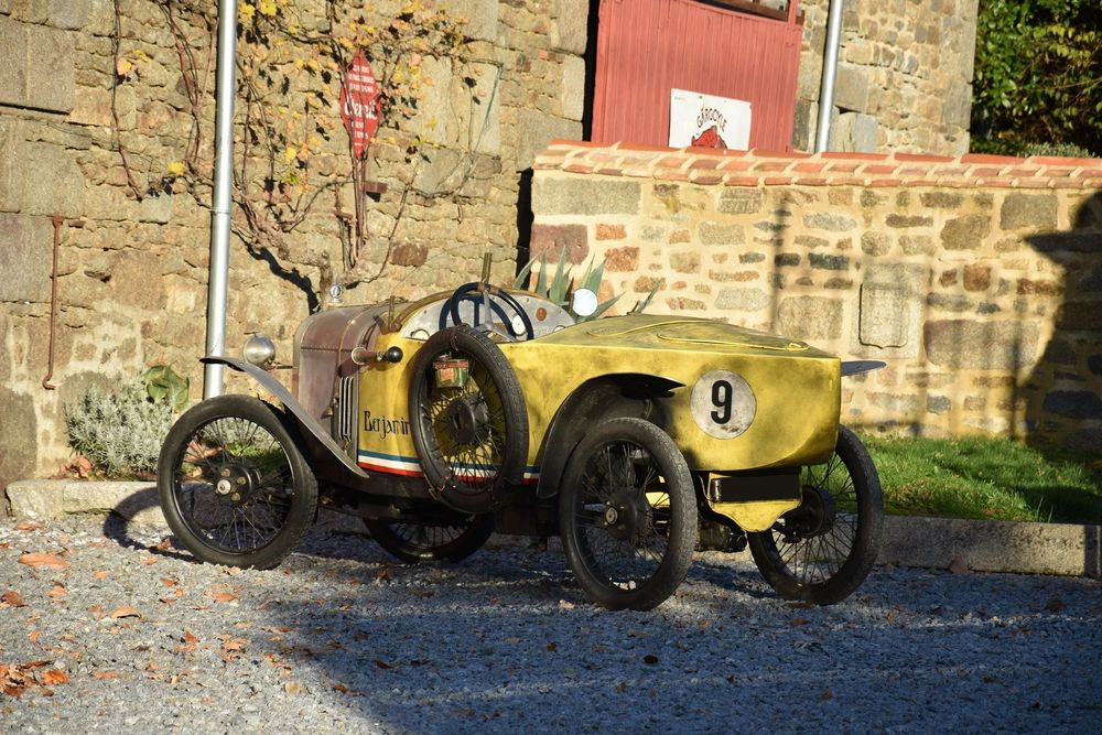 Rare Benjamin cyclecars at Salon Retromobile, Paris