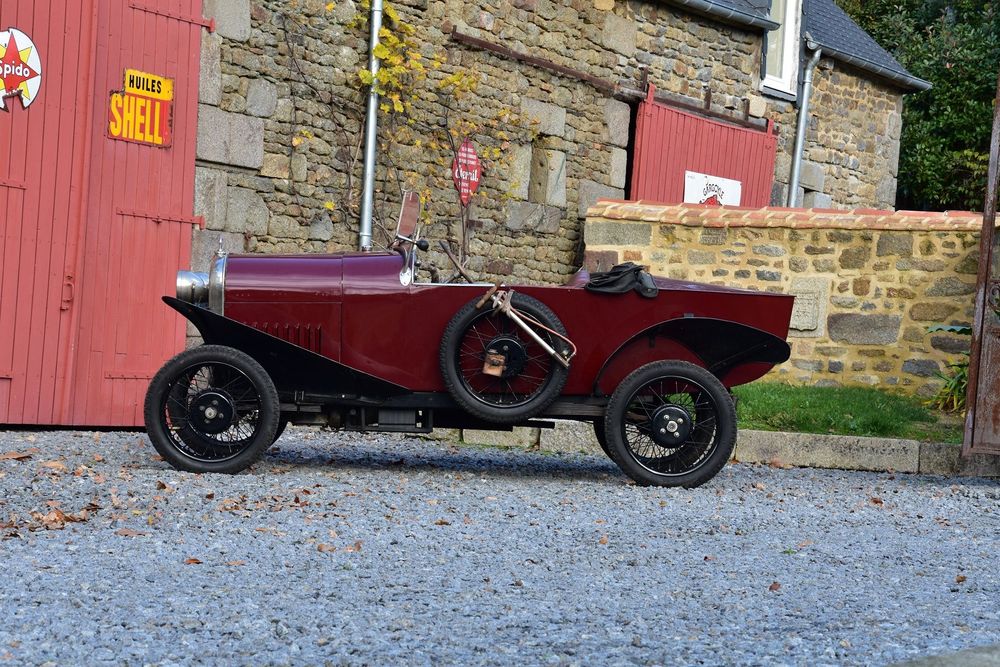 Rare Benjamin cyclecars at Salon Retromobile, Paris