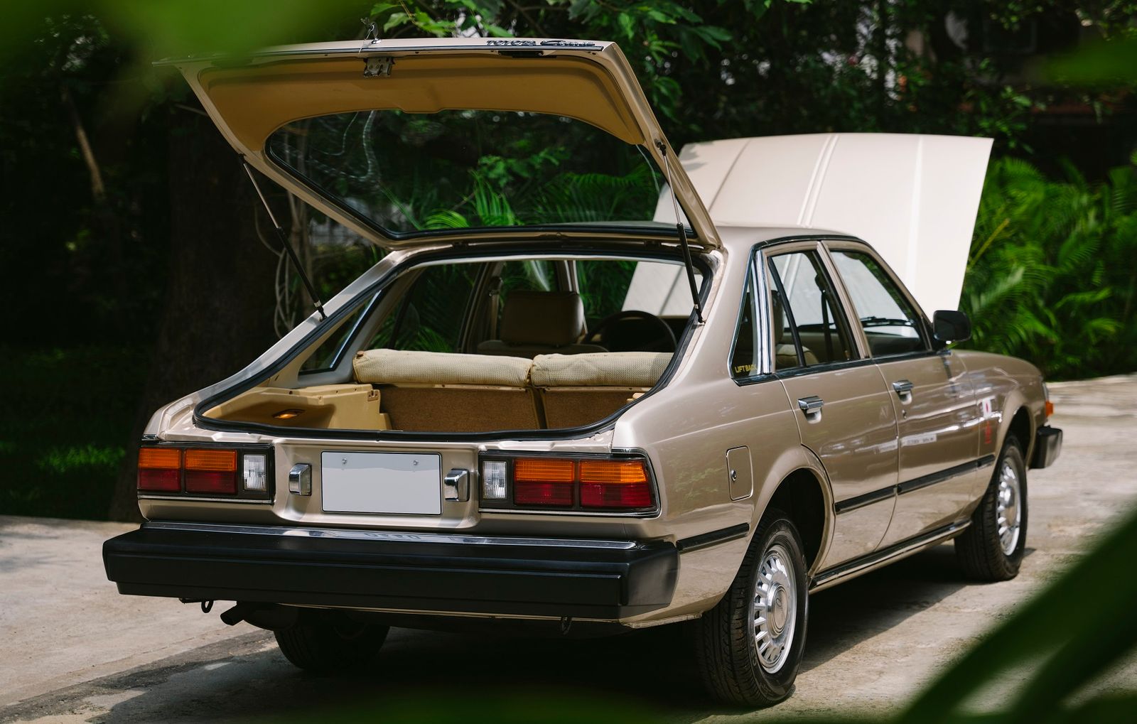 Toyota Corona: The Car That Became the Vanguard of Japan Inc