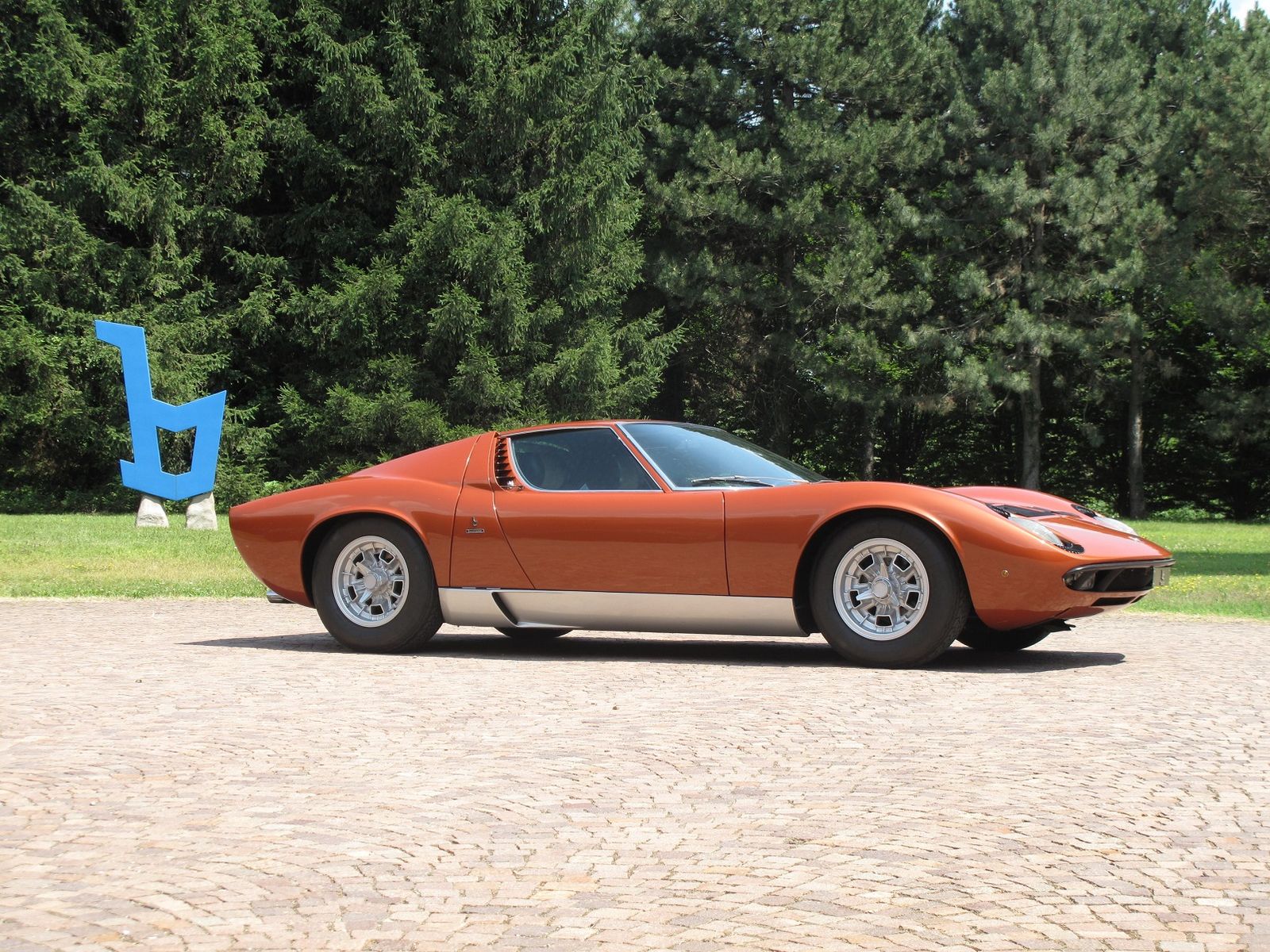 Lamborghini Miura: The Making Of A Legend – 2